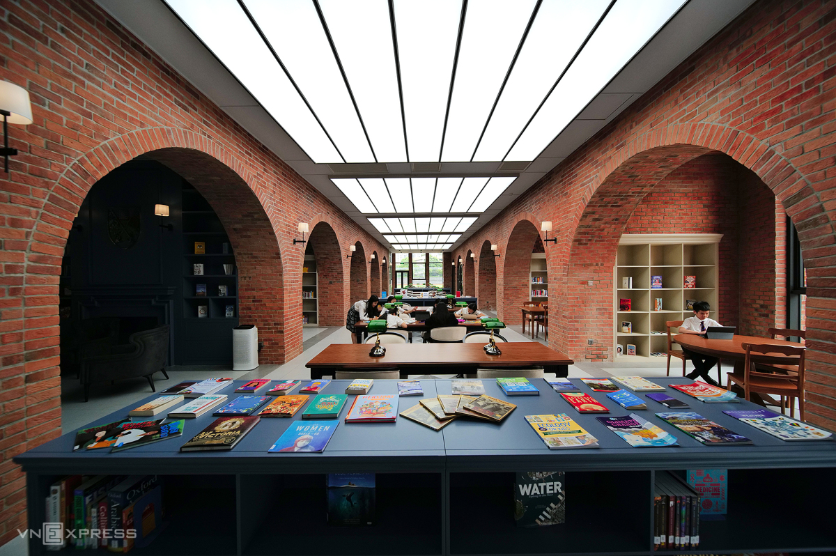 Trường ở Hà Nội lấy cảm hứng từ phim Harry Potter - Nguyên Thanh - Tôi ...